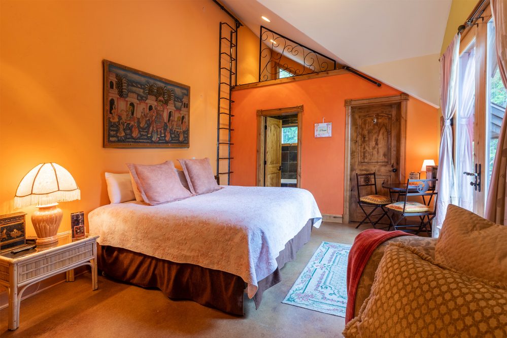 Talus Rock Retreat – Luxury Lodging