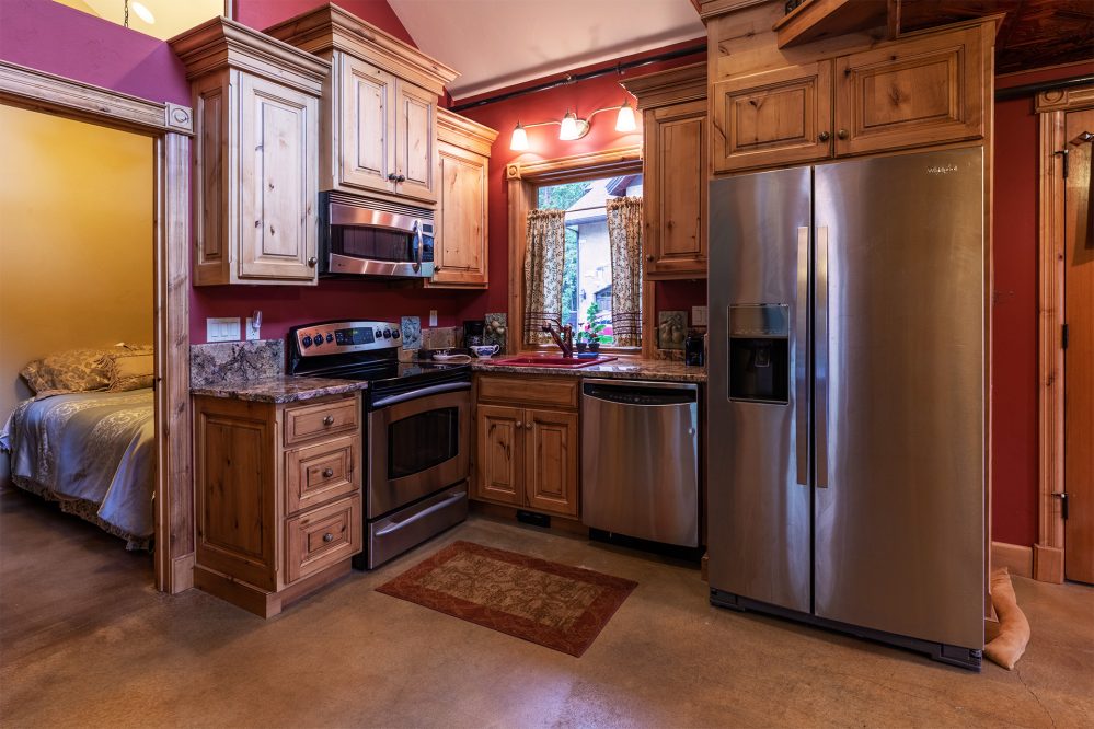 Talus Rock Retreat – Luxury Lodging