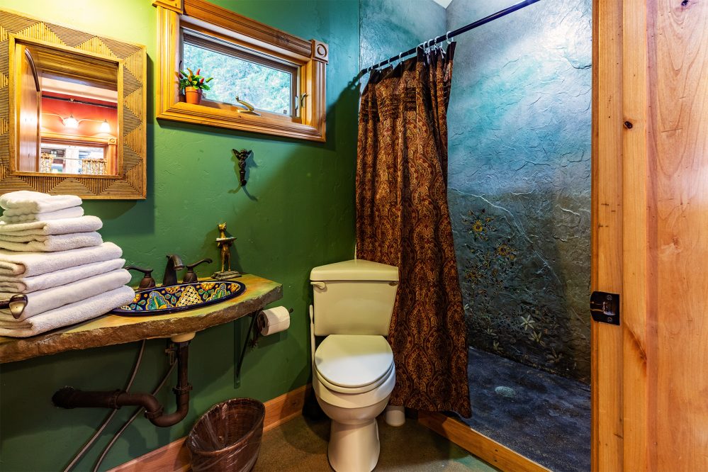 Talus Rock Retreat – Luxury Lodging